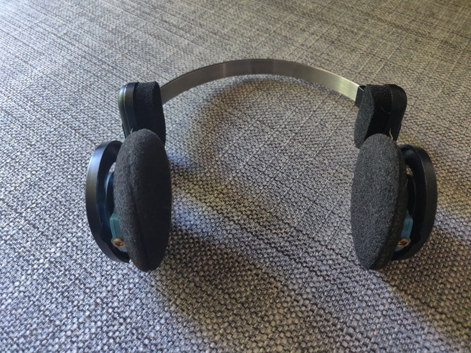 Vic Hernandez and the Koss PortaPro BT (Mod) - GiLLY87