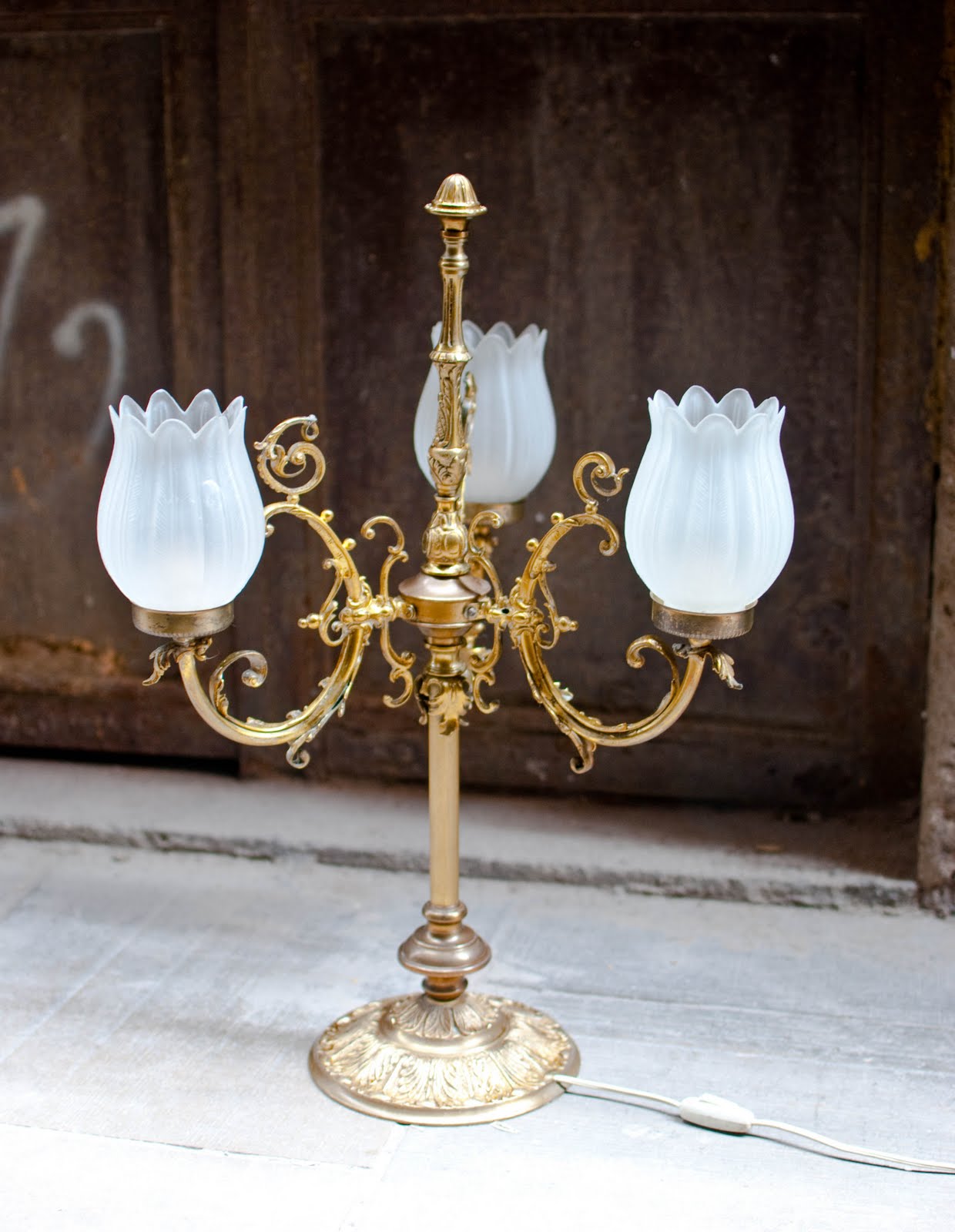 THE ATTIC- ANTIQUES: Lámparas