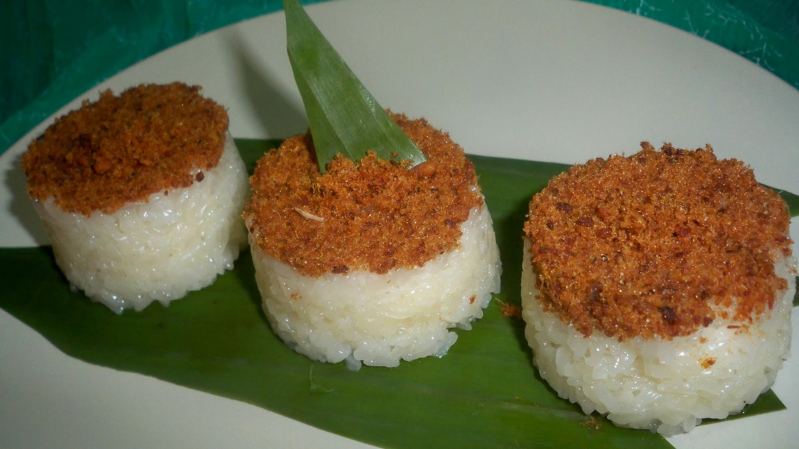 Sweet Coconut and Cumin: Ketan sambel lingkung ( ketan abon ikan )