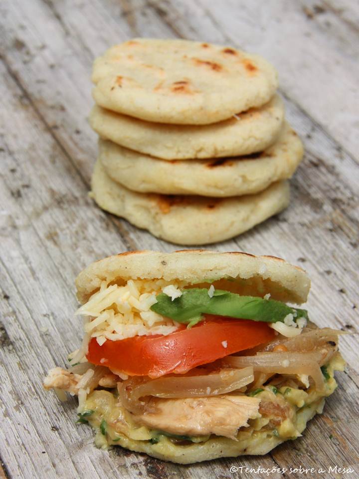 Tentações sobre a Mesa: Arepas