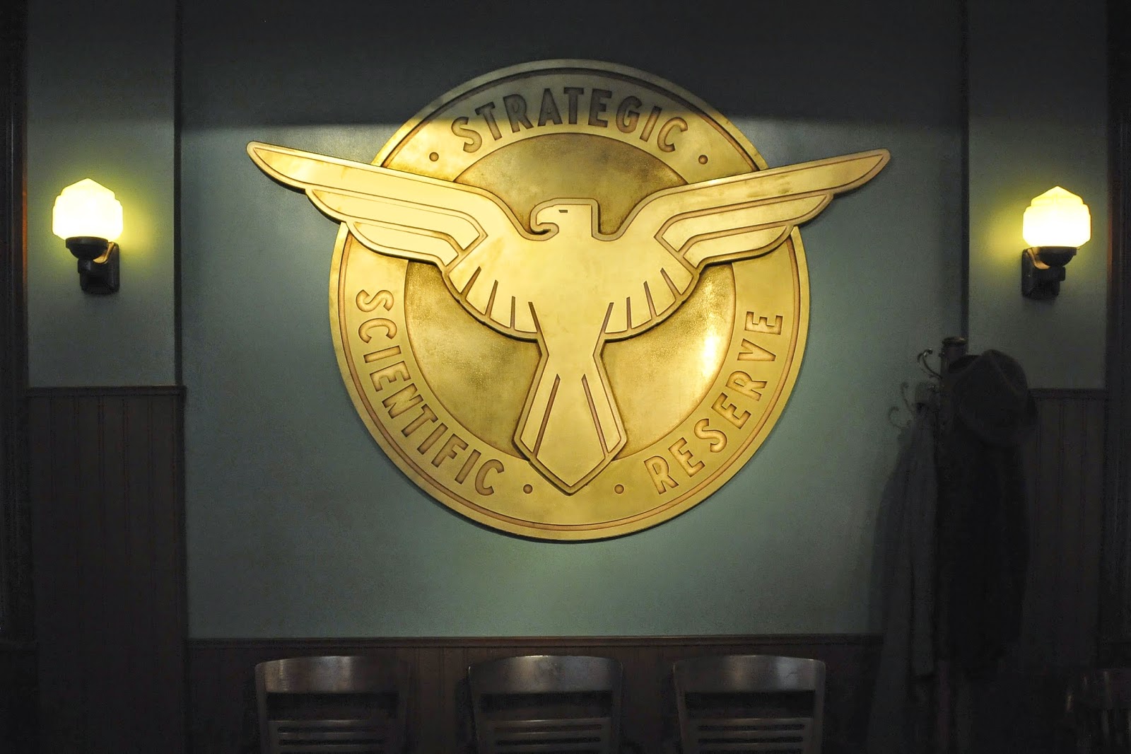 Stan Lee e mais fotos do episódio de hoje de Agente Carter ~ Universo ...