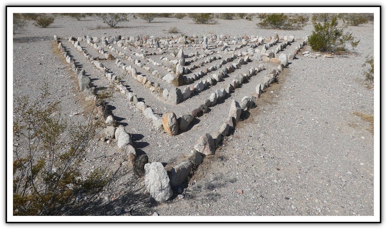 Ken's Photo Gallery: Labyrinths in Laughlin NV