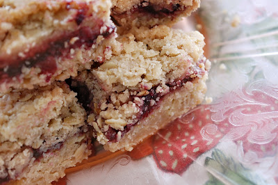 A Feathered Nest: Cooking 101 - Favorite Jam Bars