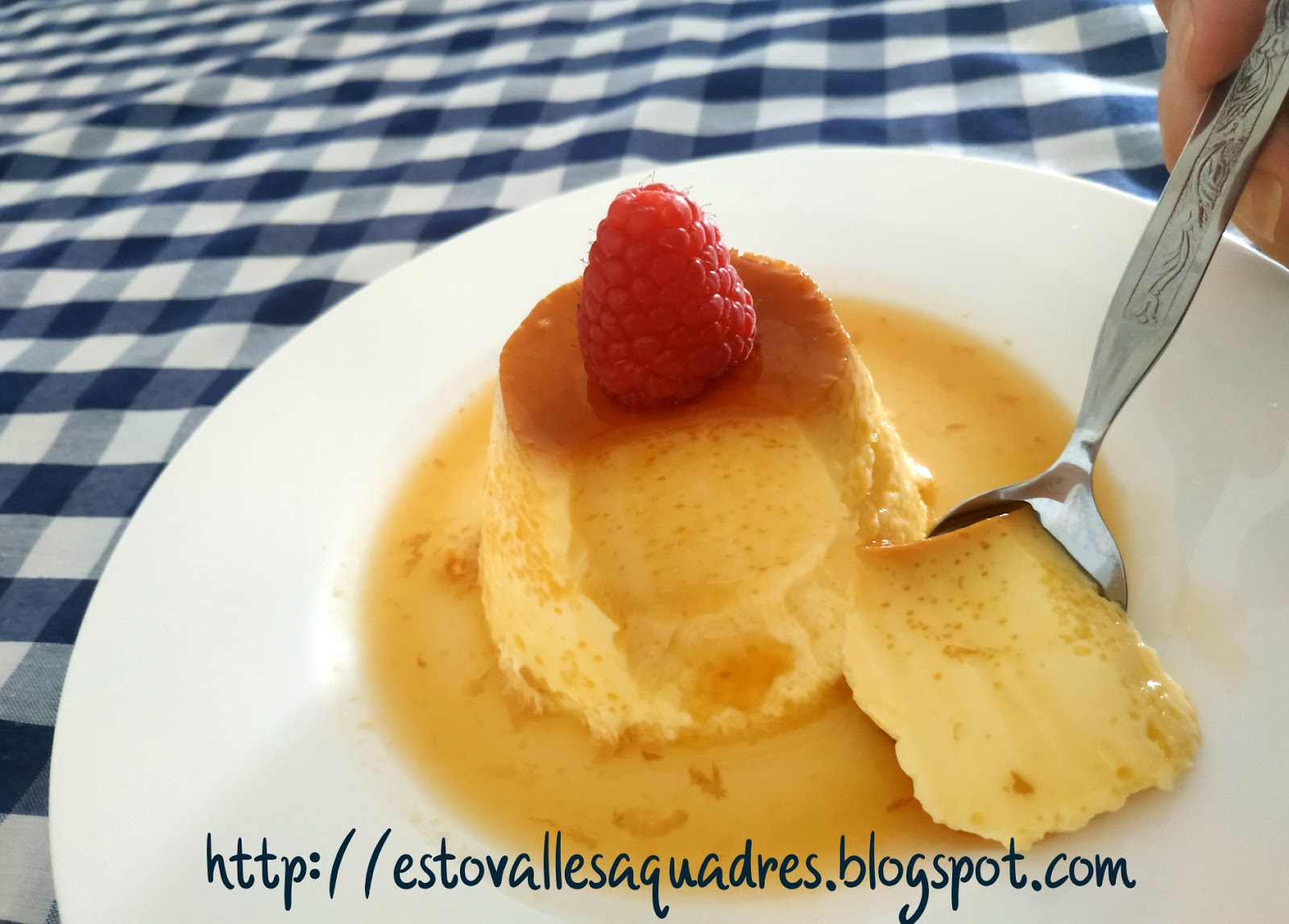 Estovalles a quadres: Flam d'ou