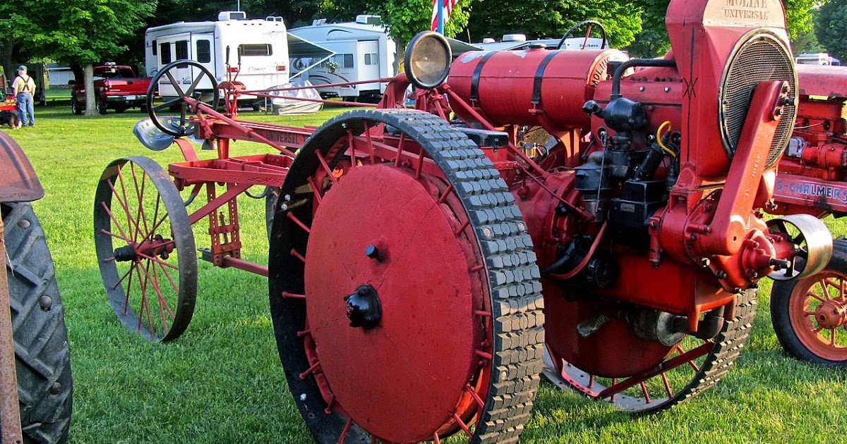 Towns and Nature: Moline, IL: Moline Plow Co. and Moline Universal Tractor