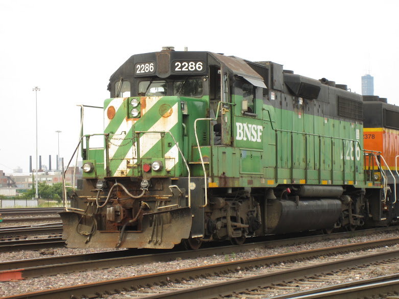 Chicago Trainspotting BNSF GP38-2 #'s 2286 and 2378