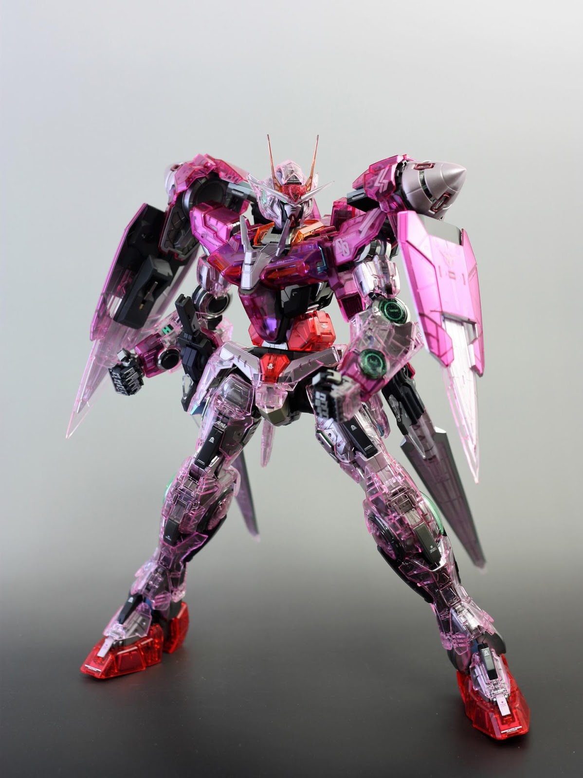 Painted Build: PG 1/60 00 Raiser [Trans-Am Clear]