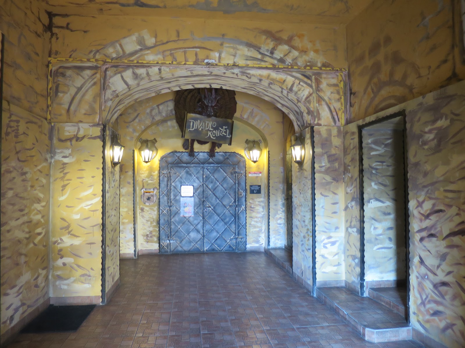 DIVADLO KOUZEL PAVLA KOŽÍŠKA - Kouzelné Vánoce aneb já nejsem Ježíšek ale Kožíšek + ZRCADLOVÝ ...