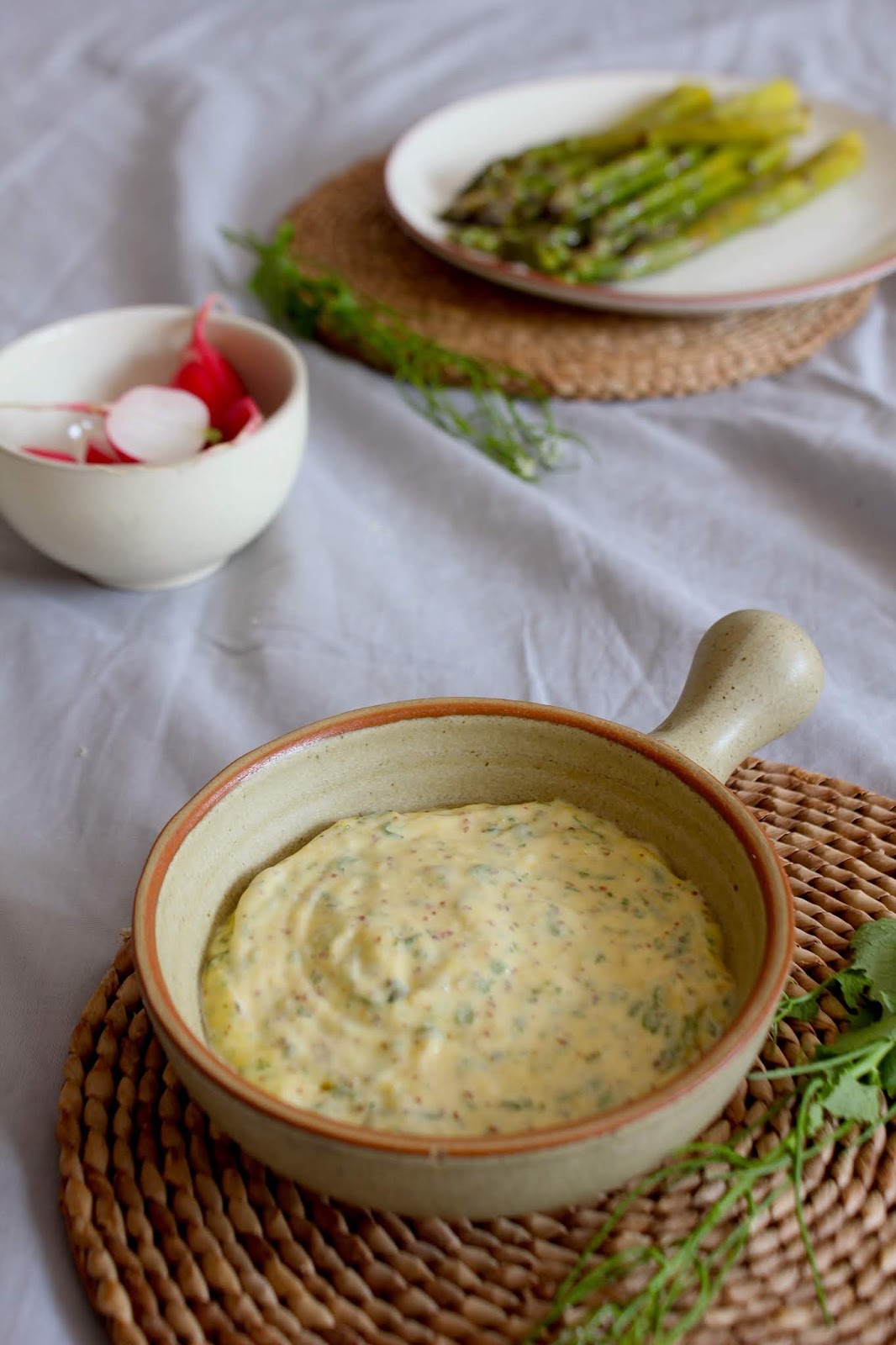 Wild mayo with jack by the hedge // Mayonnaise sauvage à l'alliaire ...