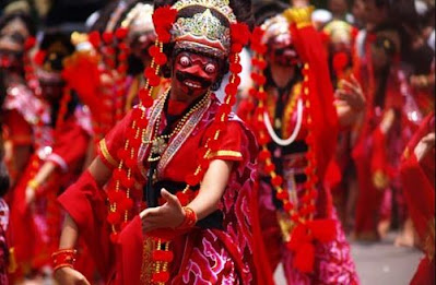 6 Tari Sunda Yang Terkenal dan Terpopuler lengkap dengan Gambarnya ...