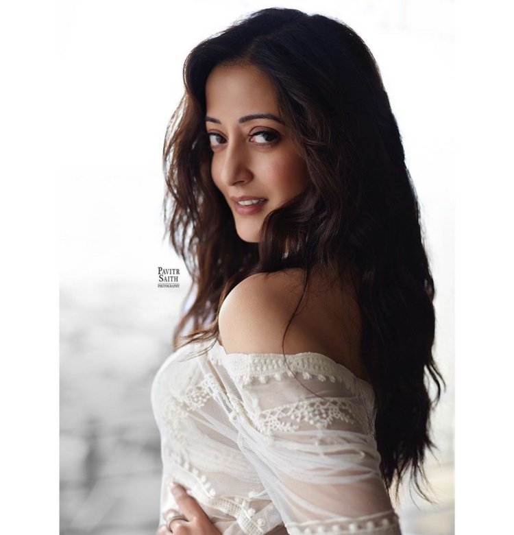 Raima Sen Stunning Hot Photoshoot Stills