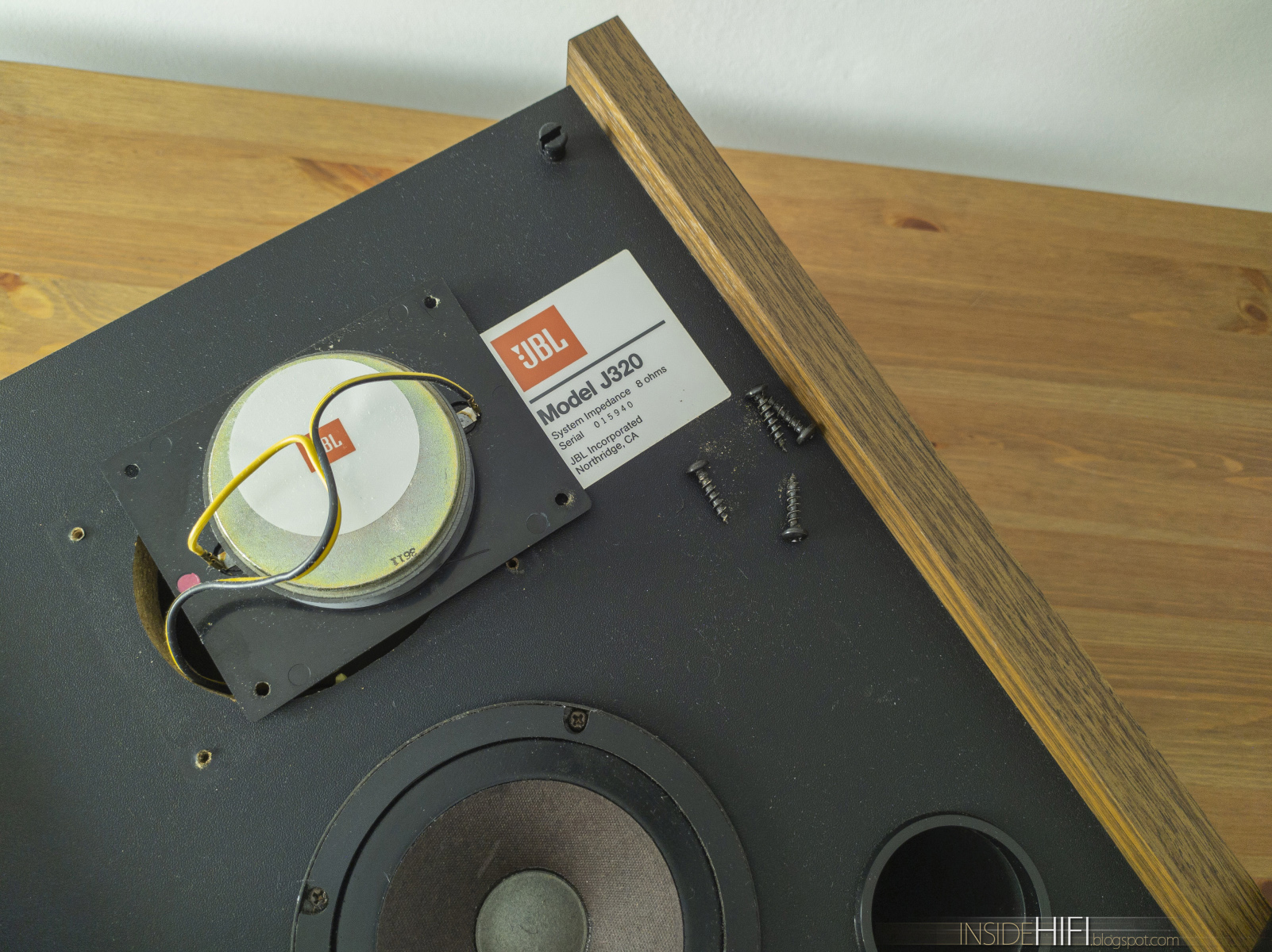 Inside Hi-Fi: JBL J320