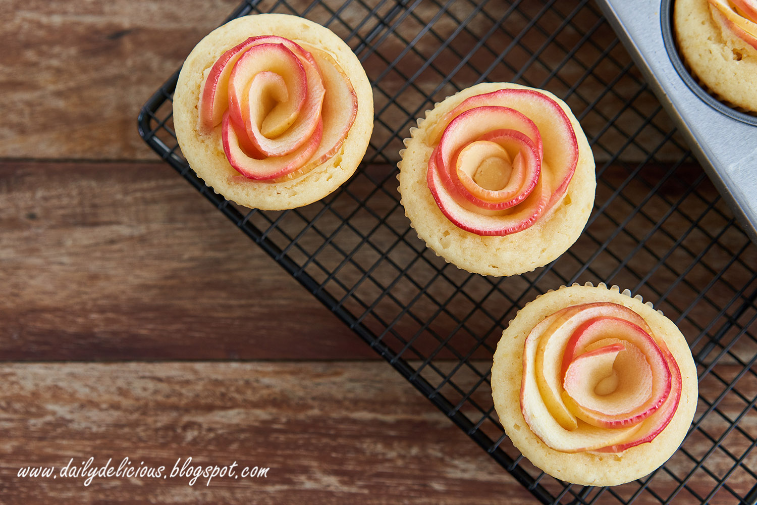 dailydelicious: Apple Rose Muffins