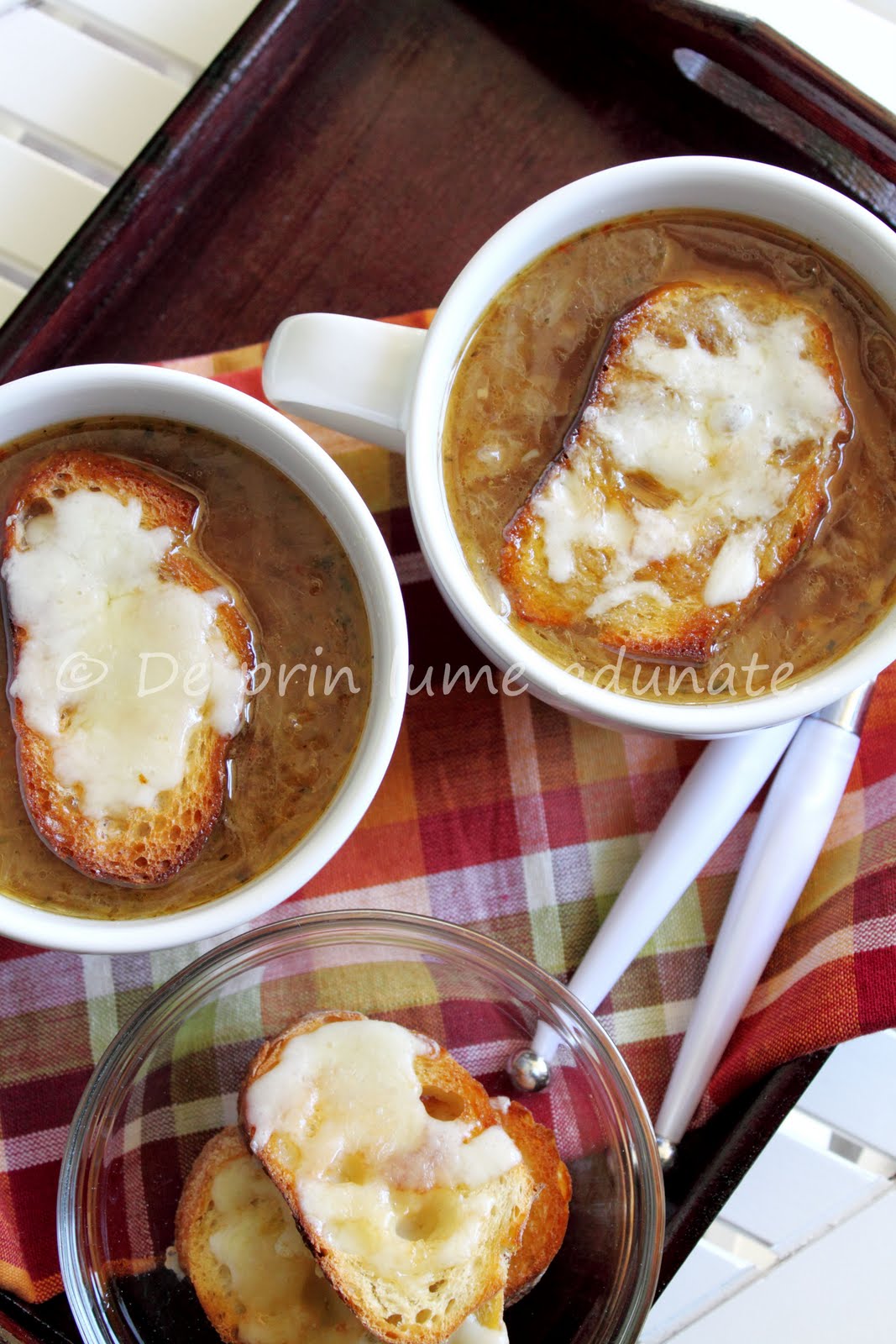 De prin lume adunate...: Supa frantuzeasca de ceapa/ French onion soup