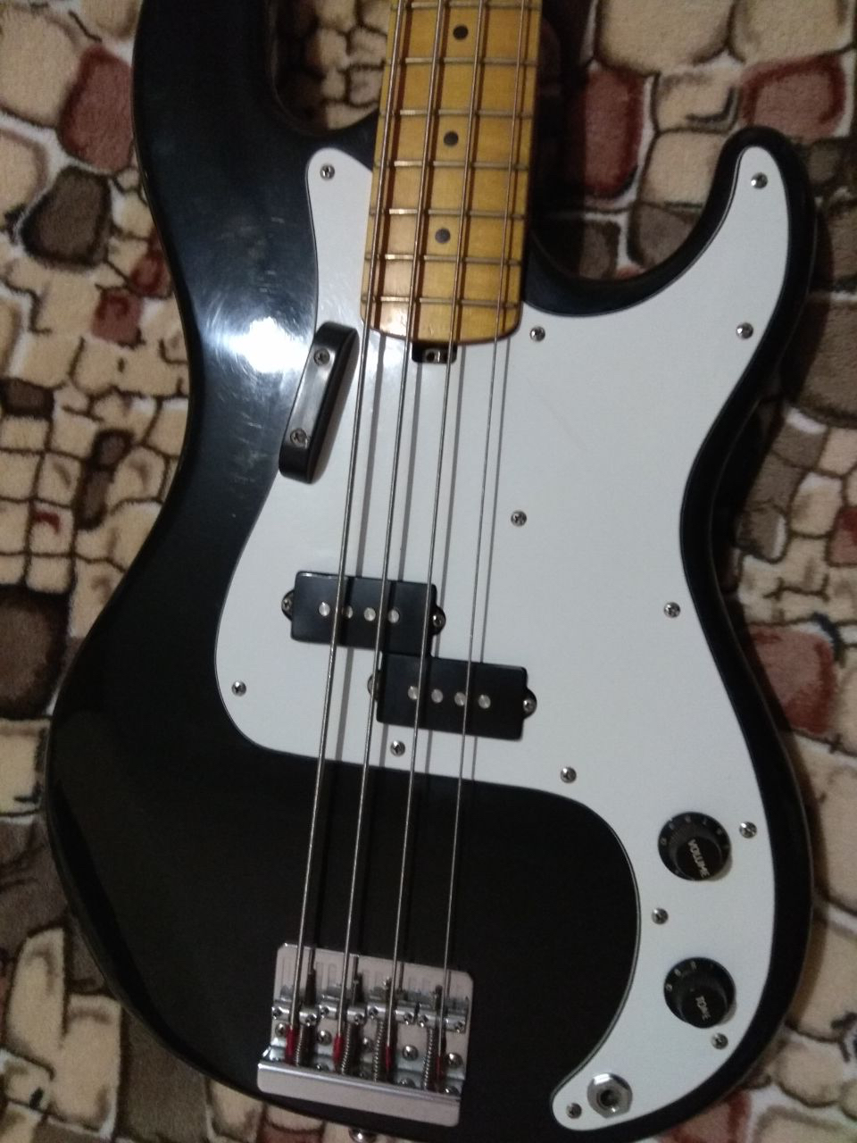 Infrequent Sound [sex.tex] technology: Musima ActionBass 4-string bass ...