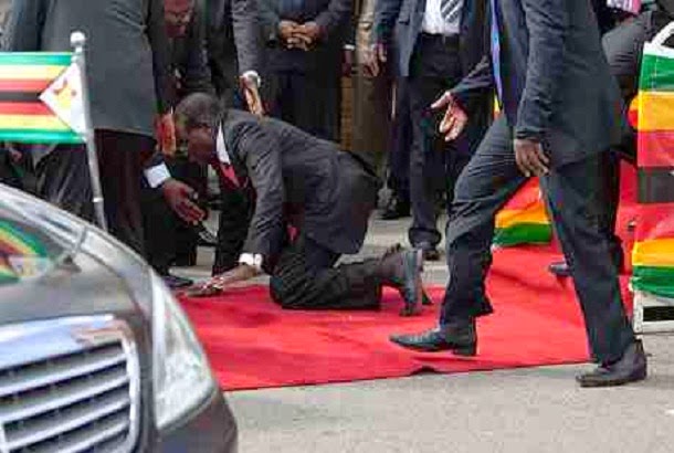 Zimbabwean President Mugabe Falls As He Misses Step | TNN.ng