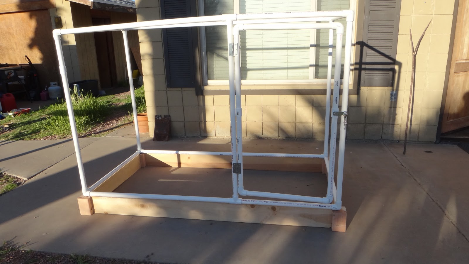 Four Farming: Container Garden / Chicken Coop....more Animals