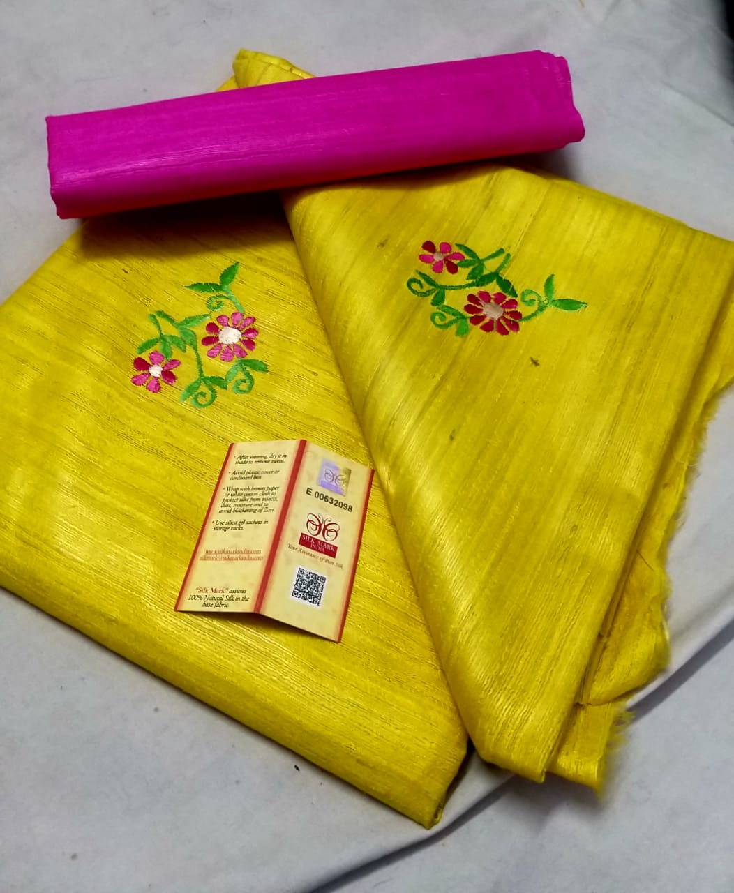 Latest Ghicha embroidery with contrast bp With silk mark