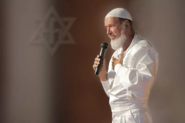 UM DIA ENTRE OS RAELIANOS - NO QUE CRÊEM OS INTEGRANTES DESSA RELIGIÃO ...