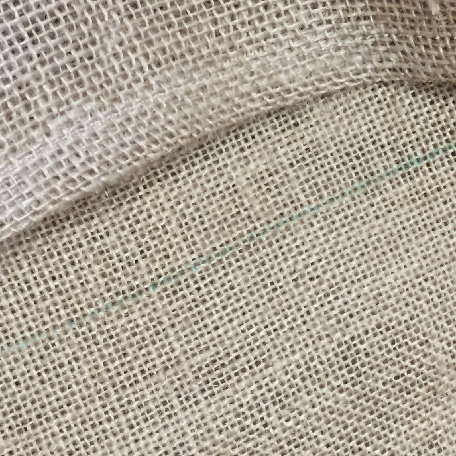 Ruffled Round Burlap Tablecloth Tutorial - Purple Chocolat Home