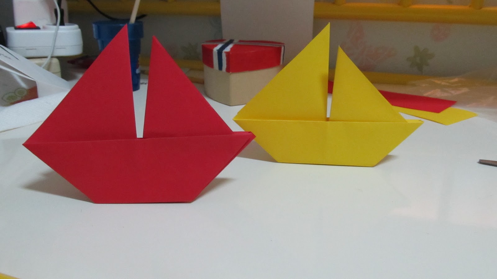 Paper Sails and Sun Tea: Paper Sailboat Tutorial