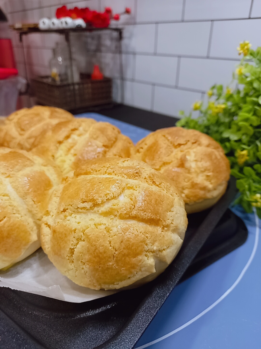 Warm Delights Kitchen: Hong Kong Polo Bun