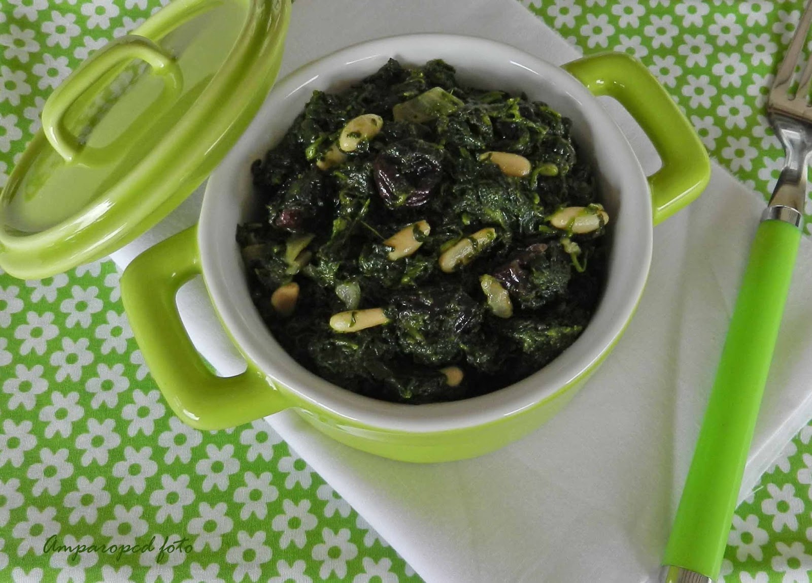 Cocinando en casa: Espinacas con pasas y piñones
