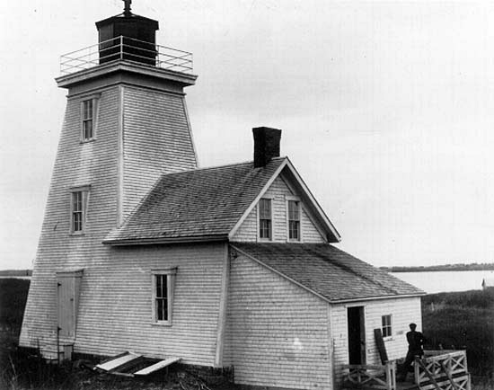 P.E.I. Heritage Buildings: Fish Island Lighthouse Replica