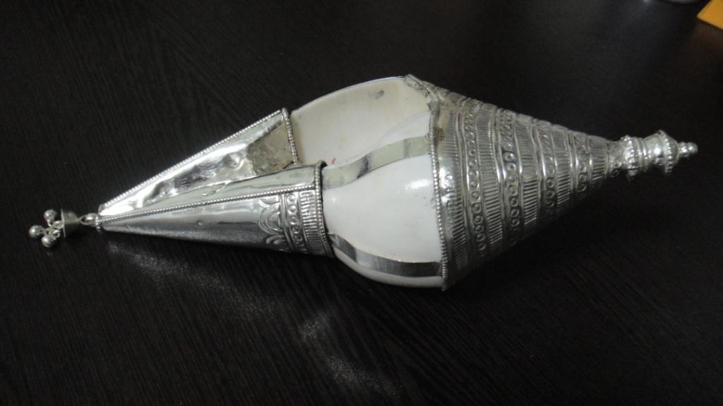 Ambrish Silver Maart, Singapore: Silver Valampuri Sangu