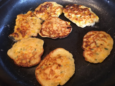 Lekker eten met Marlon: Maiskoekjes met cheddarkaas (vernieuwd recept)