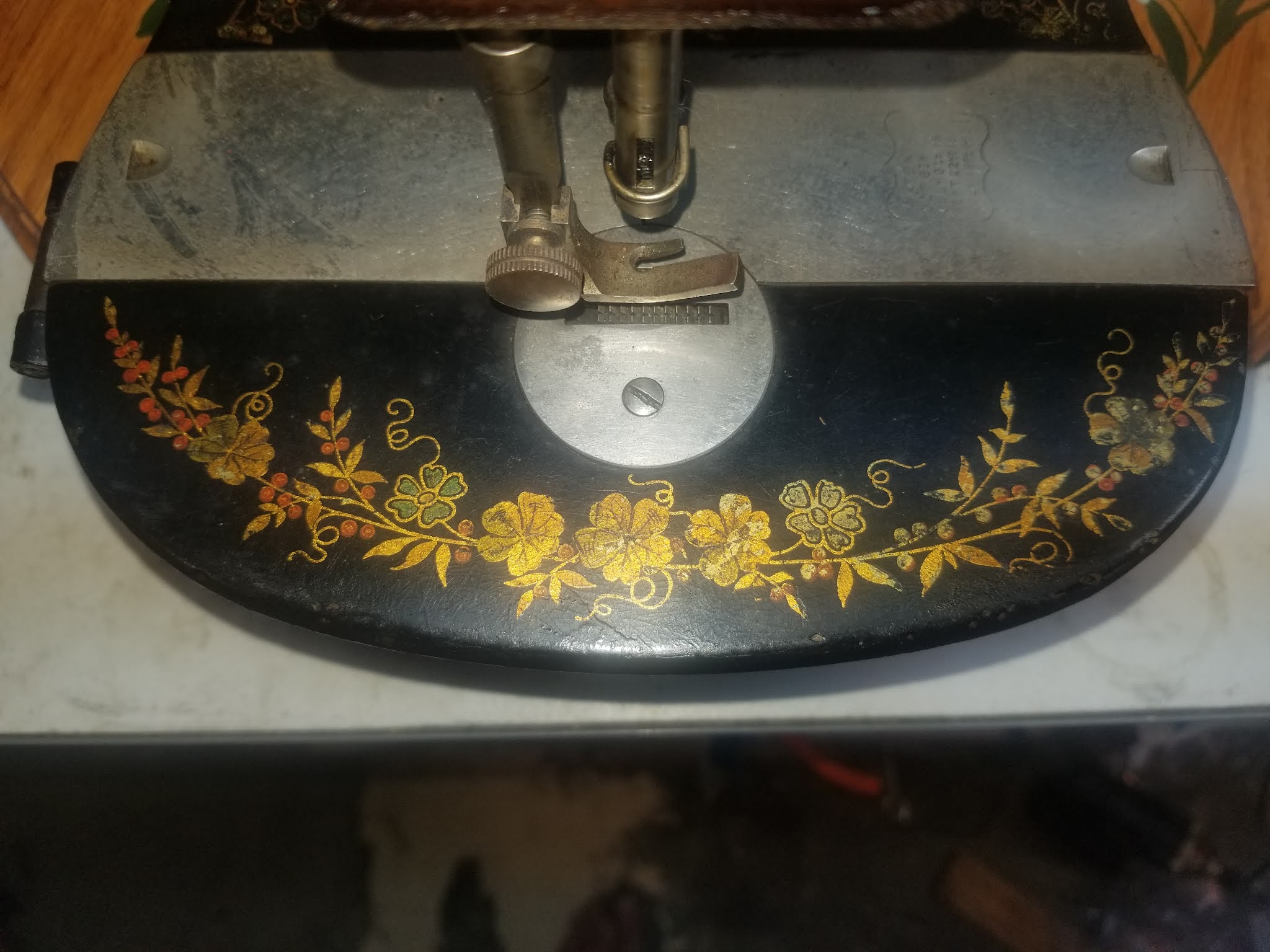 Selby Sewing Machines: 1889 Singer VS2 with Floral Decals