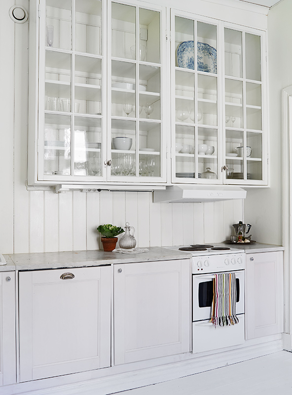 Keltainen talo rannalla: Kaunis yksiö ja sisustuskuvia