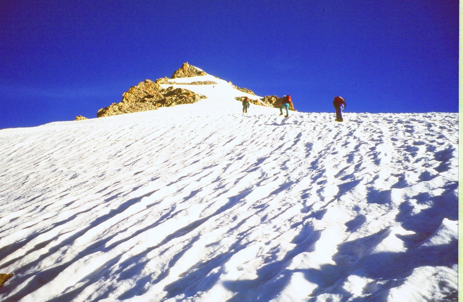 El sueño de la ruta del lobo: Le Rateau Est (3800 m) vía normal arista ...