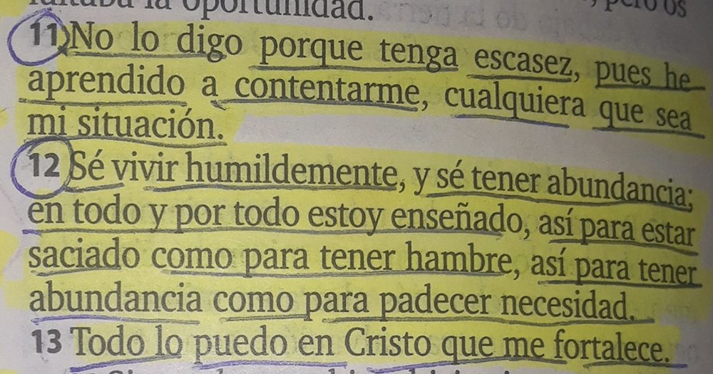 Filipenses 4:11-13 - Versículos Bíblicos