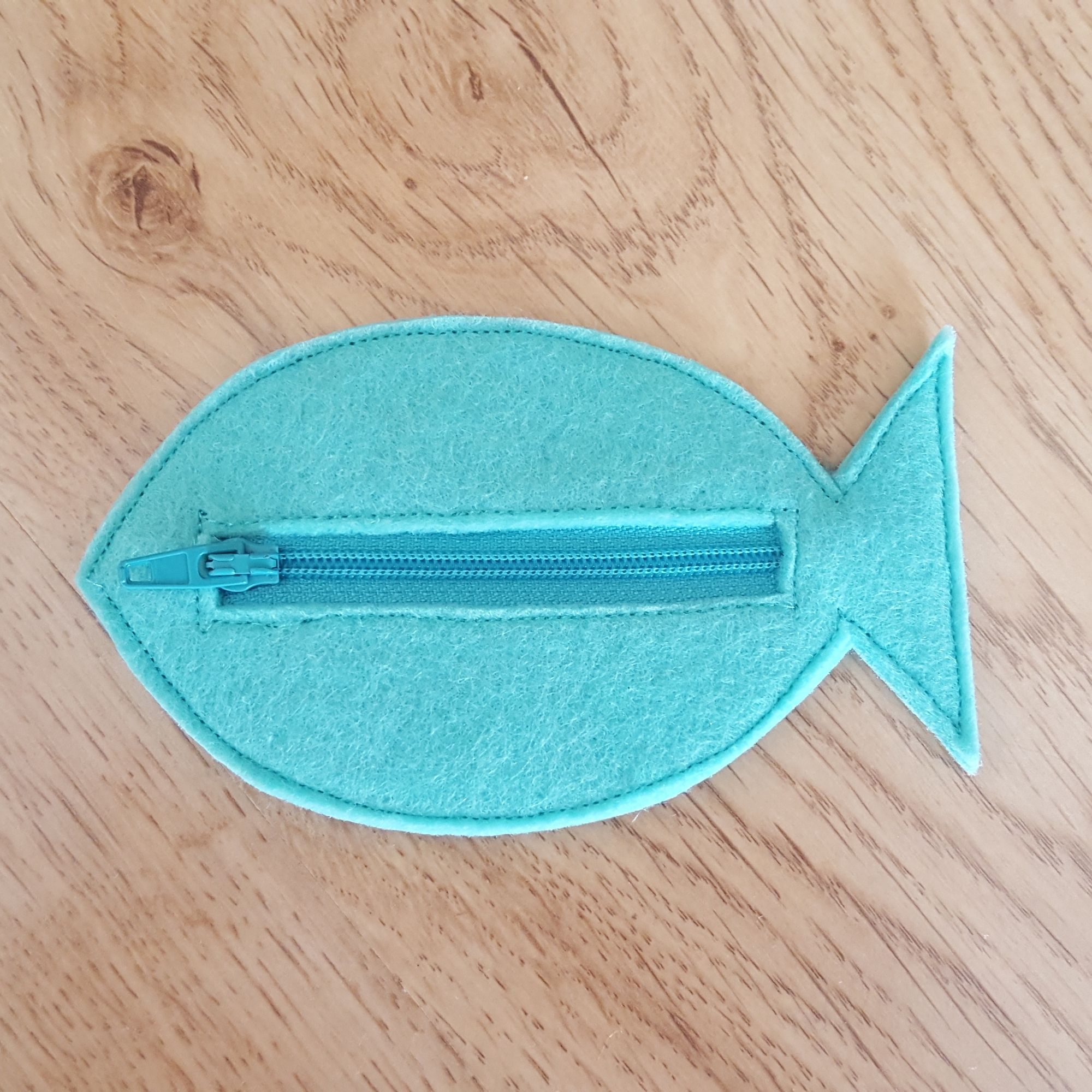 Fish shaped felt zipper purses |Keeping it Real