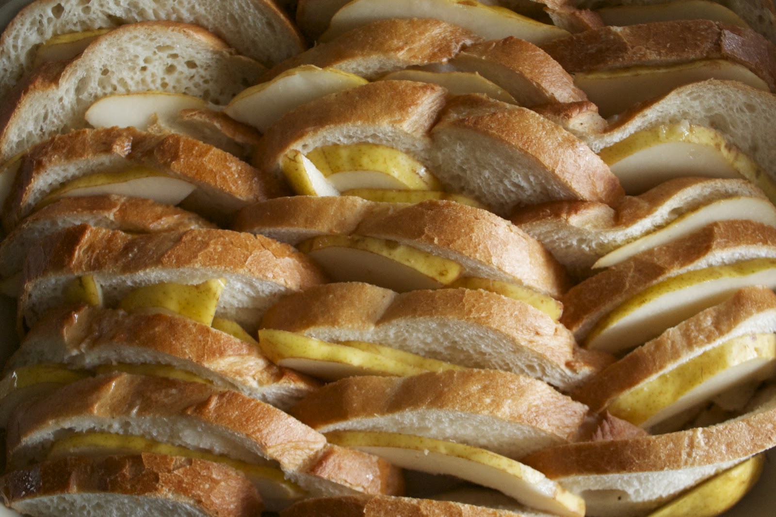 Spiced Pear and Chocolate Bread Pudding: A Decadent Dessert