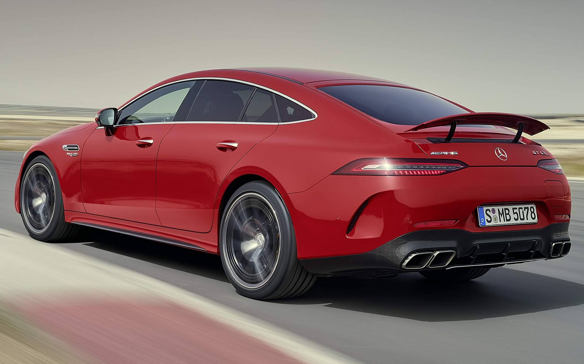 Mercedes-AMG GT 63 SE Performance reúne 843 hp em híbrido plug-in