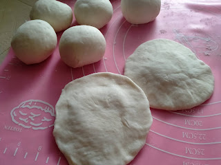 Cooking Pleasure: STEAMED PAUS-HAND KNEAD PAU SKIN DOUGH