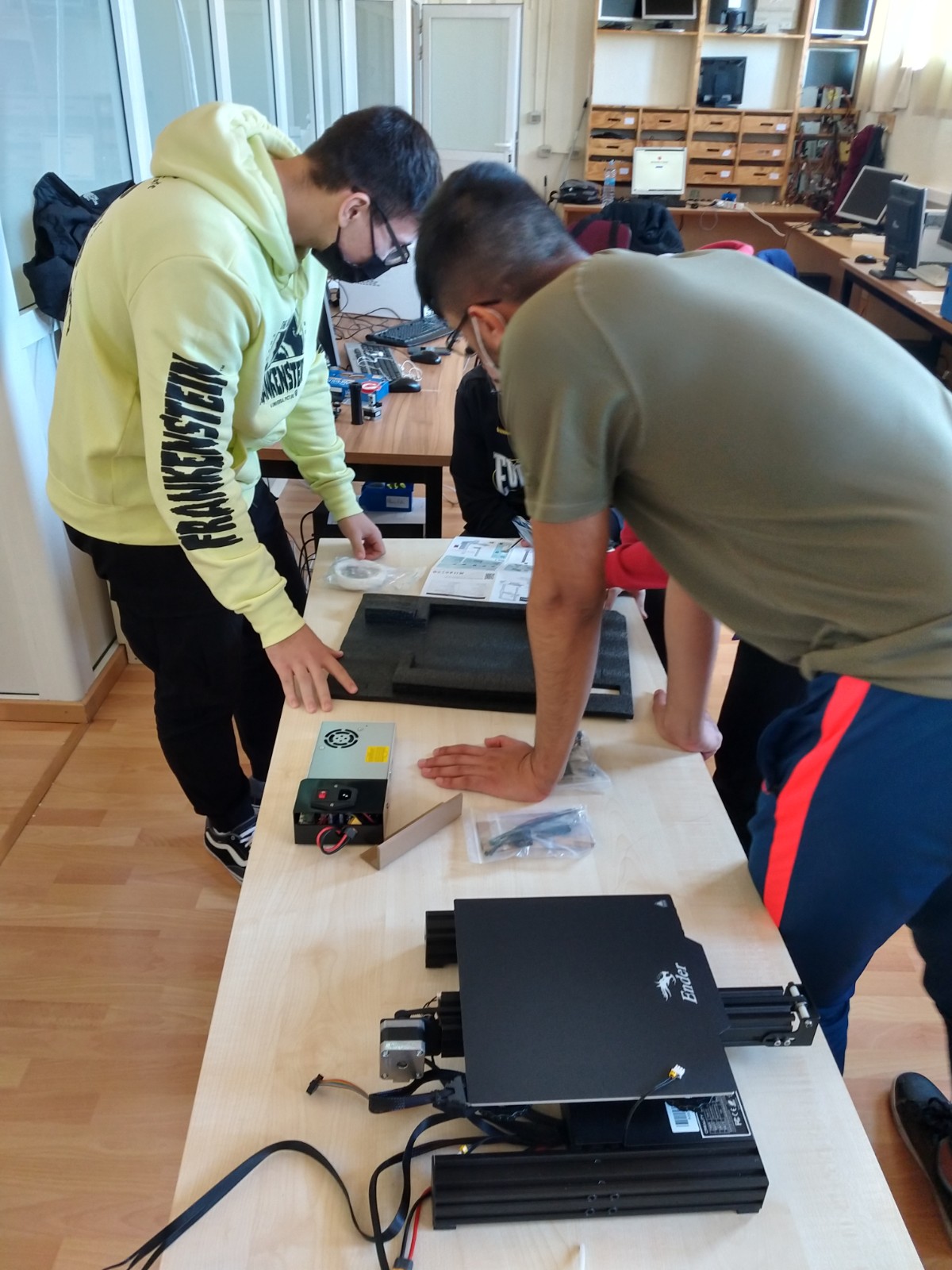 Escuela Taller Conectando: Aula Maker