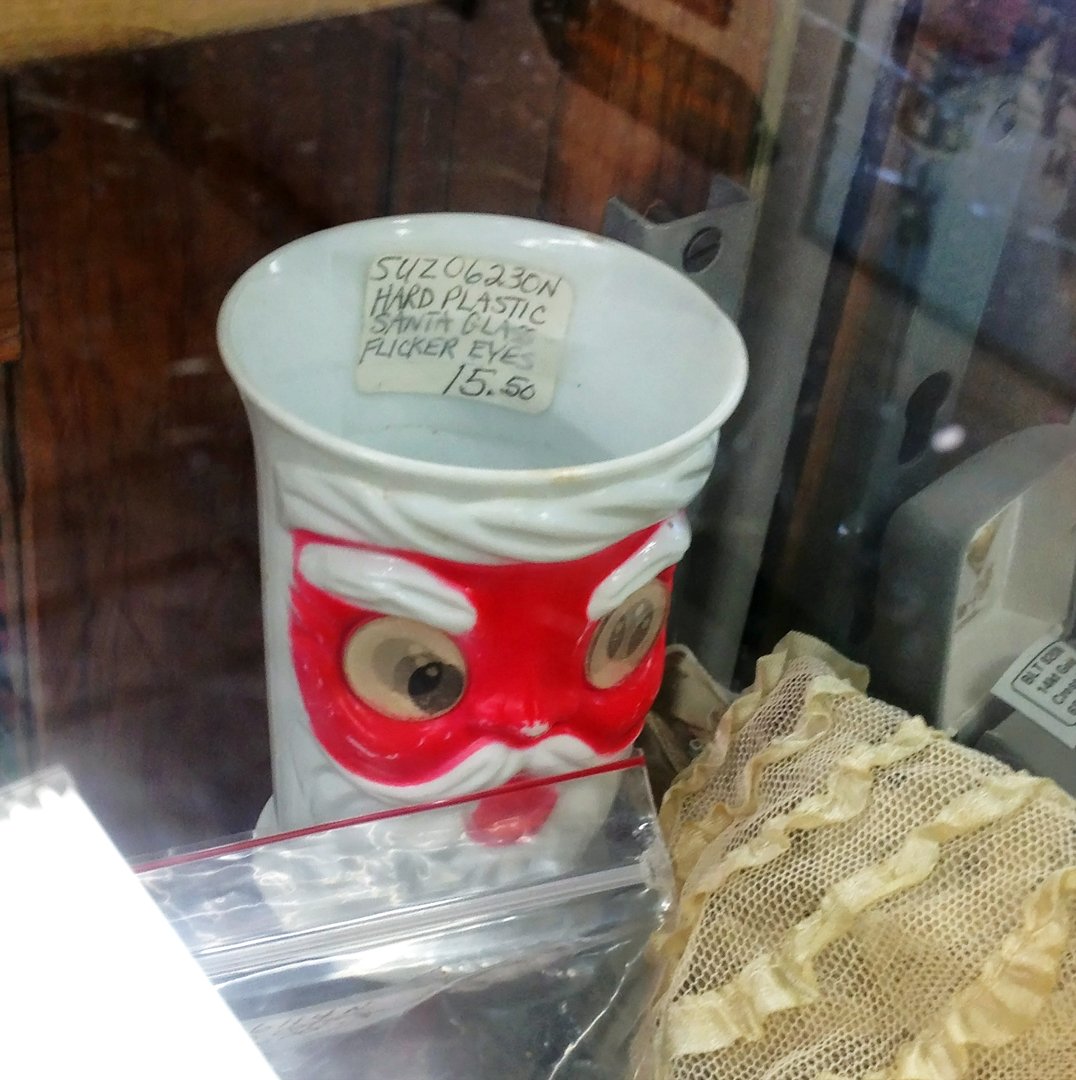 20 WEIRD ITEMS FROM THE COLUMBUS (WI.) ANTIQUES MALL! ~ Popthomology