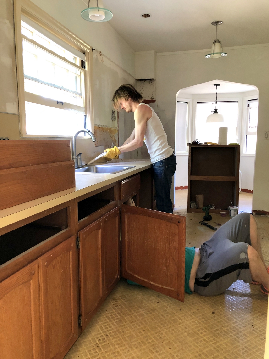 What it takes to fully demo a kitchen! Our DIY kitchen reno progress ...