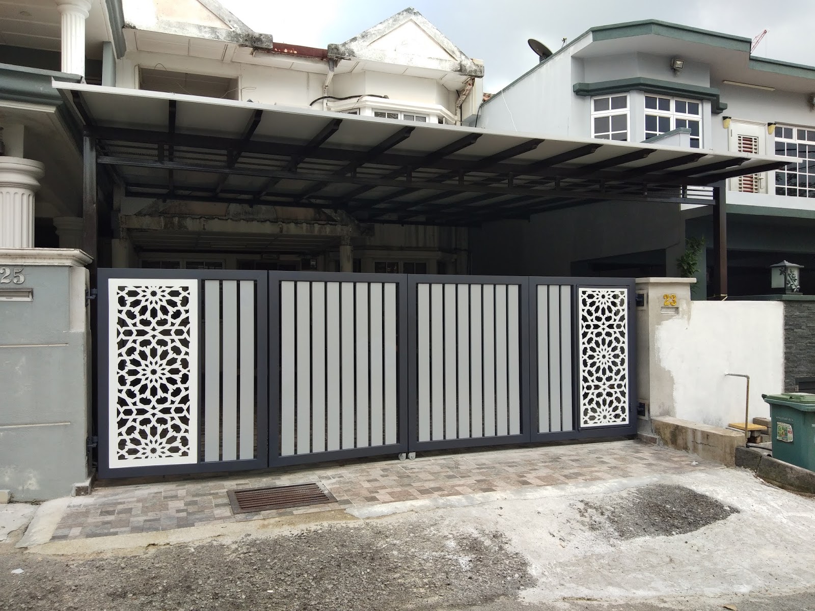 AWNING PAGOLA DAN GRILL : Melati KL- Memasang Awning ACP Dan Pagar