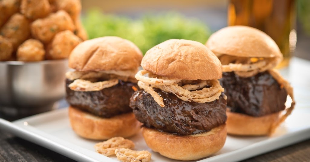 grogs4blogs: Short Rib Sliders (cooked in beer!)
