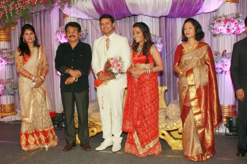 Actor Raja Wedding Photos, Raja Amrita Wedding Photos, vennela Raja ...