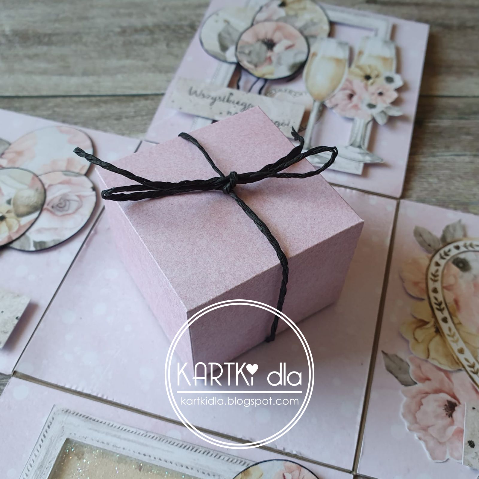 Kartki dla: Exploding box na 18 urodziny