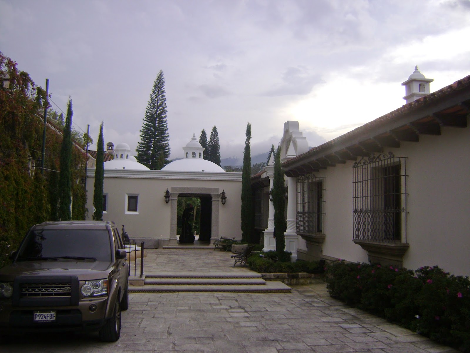 Un catal谩n en Guatemala: Dormir en una casa presidencial Un catal谩n en Guatemala: Dormir en una casa presidencial