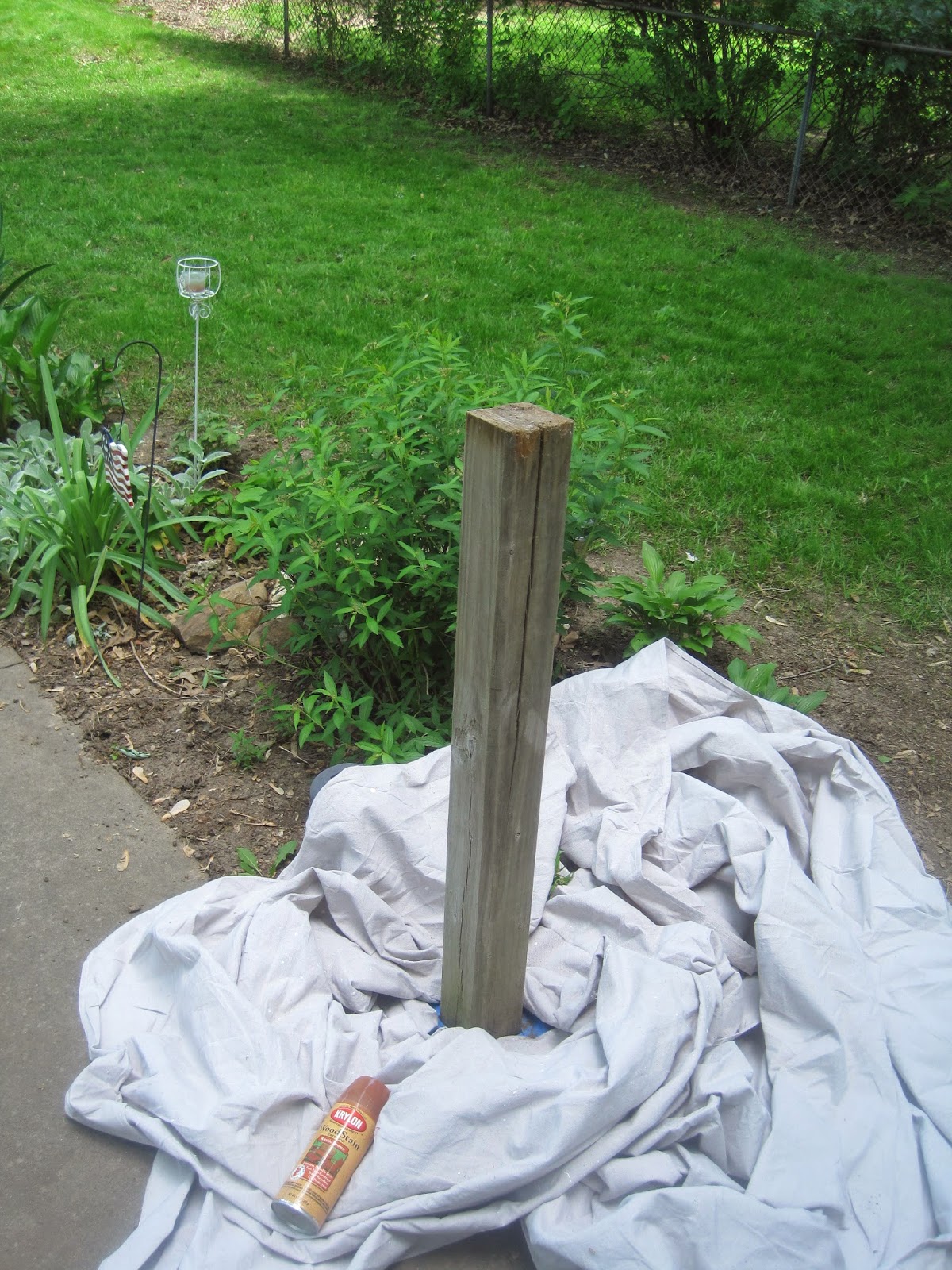 Decorated Chaos: Staining Wood Posts the EASY Way!