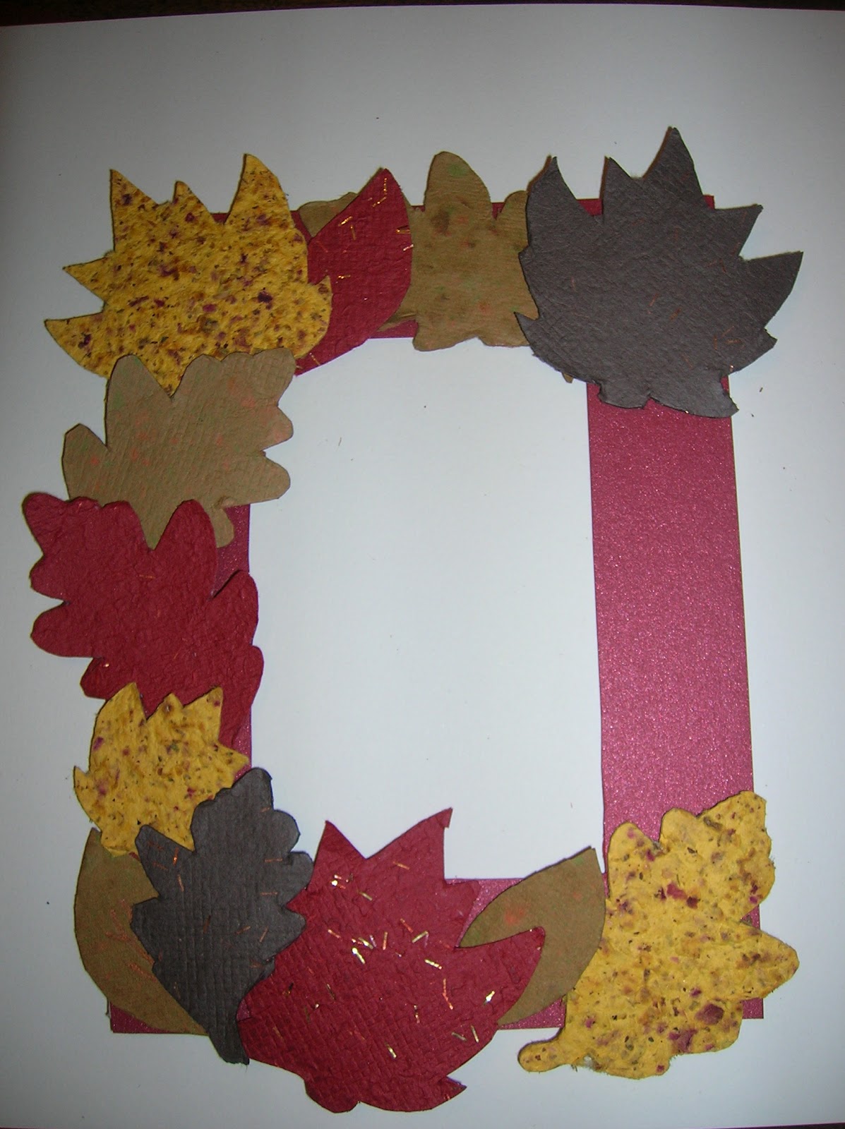 My Creative Mommy: Autumn Leaves Picture Frame