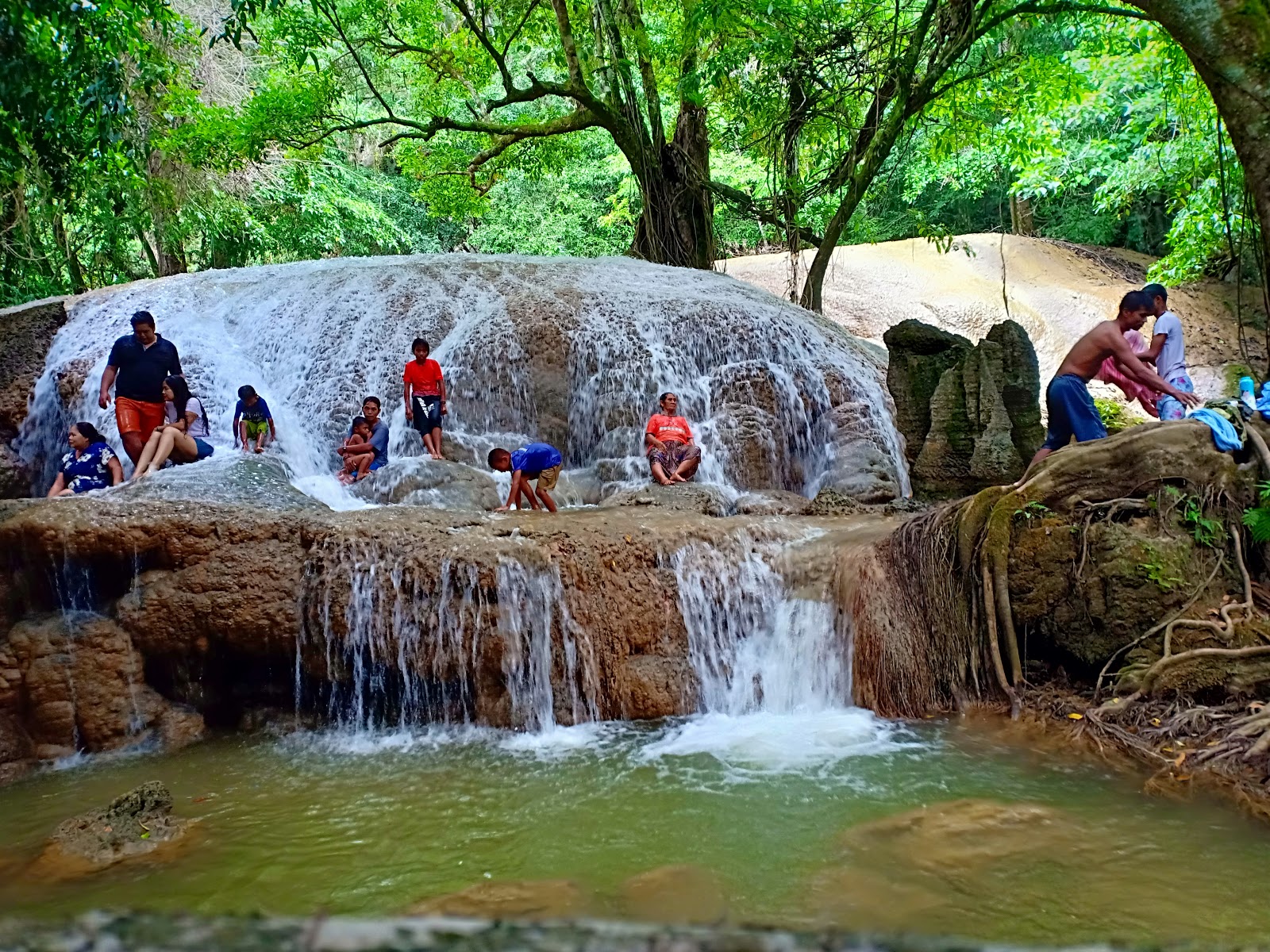 YANG ANDA TAK TAHU DI PAK BARA ~ KEMBARAKU