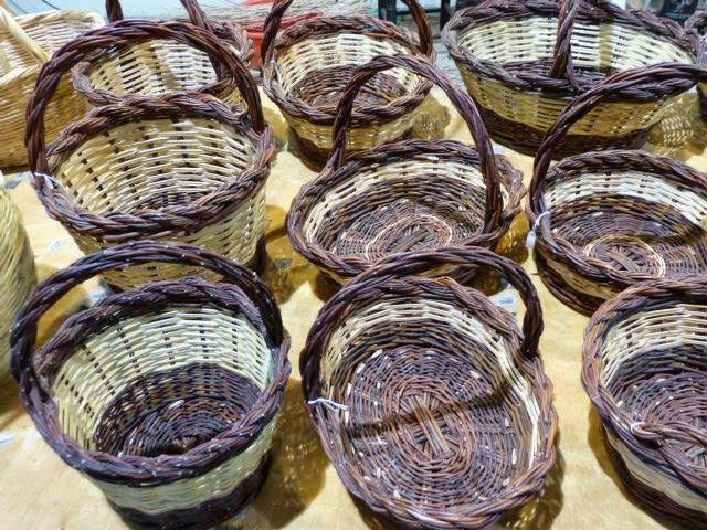 ALENTEJO-TERRA E GENTE: CESTOS DE VIME E CANA